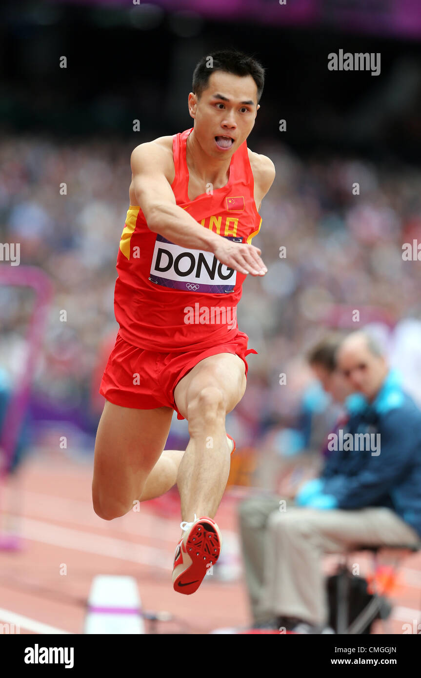 Bin mens hi-res stock photography and images - Alamy