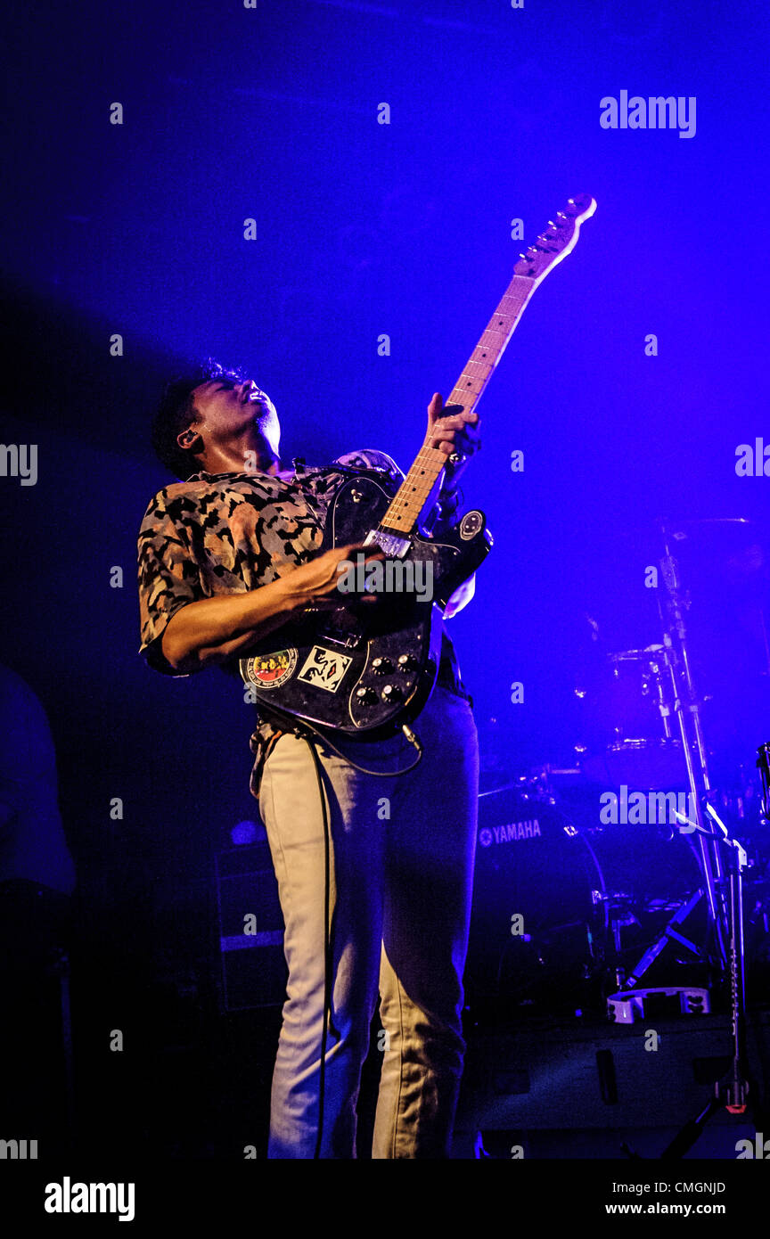 Australian vocalist hi-res stock photography and images - Alamy