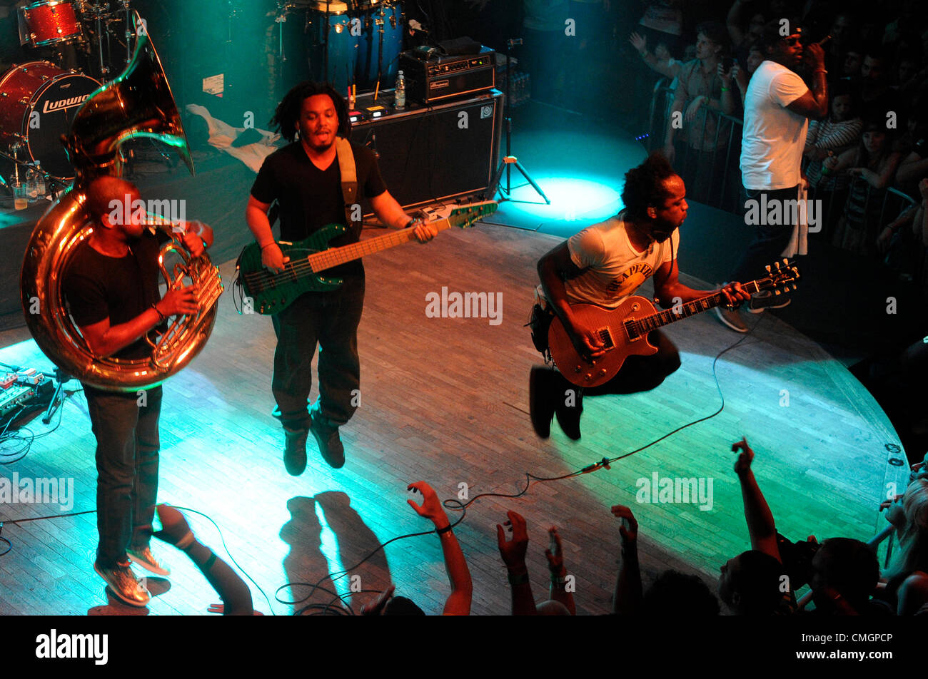 Roots music hi-res stock photography and images - Alamy