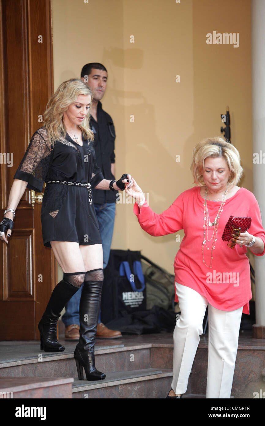 Madonna and liz rosenberg hi-res stock photography and images - Alamy