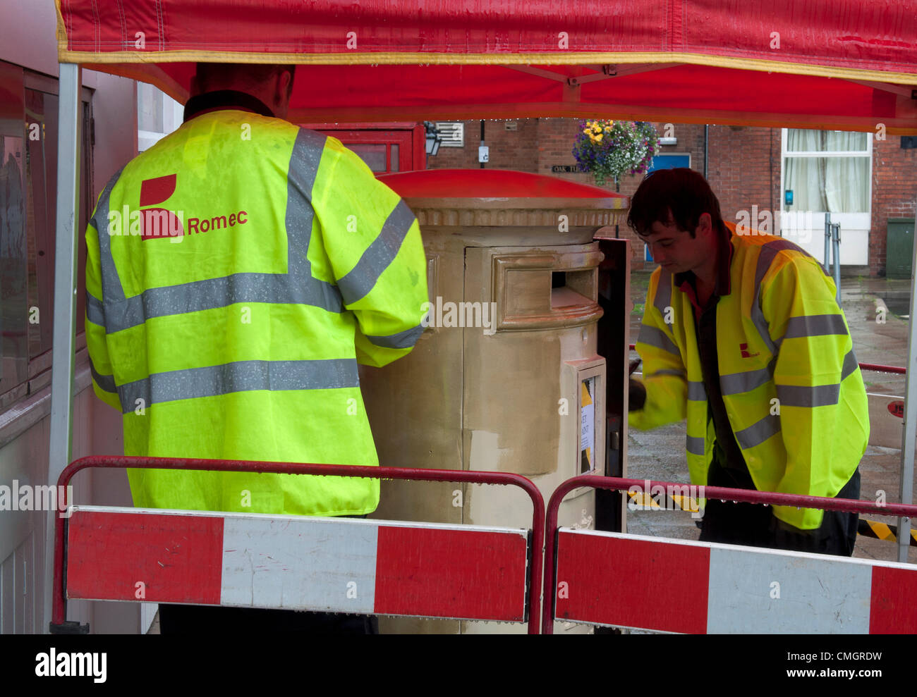 8th Aug 2012. Postbox painted gold commemorating Nick Skelton`s ...