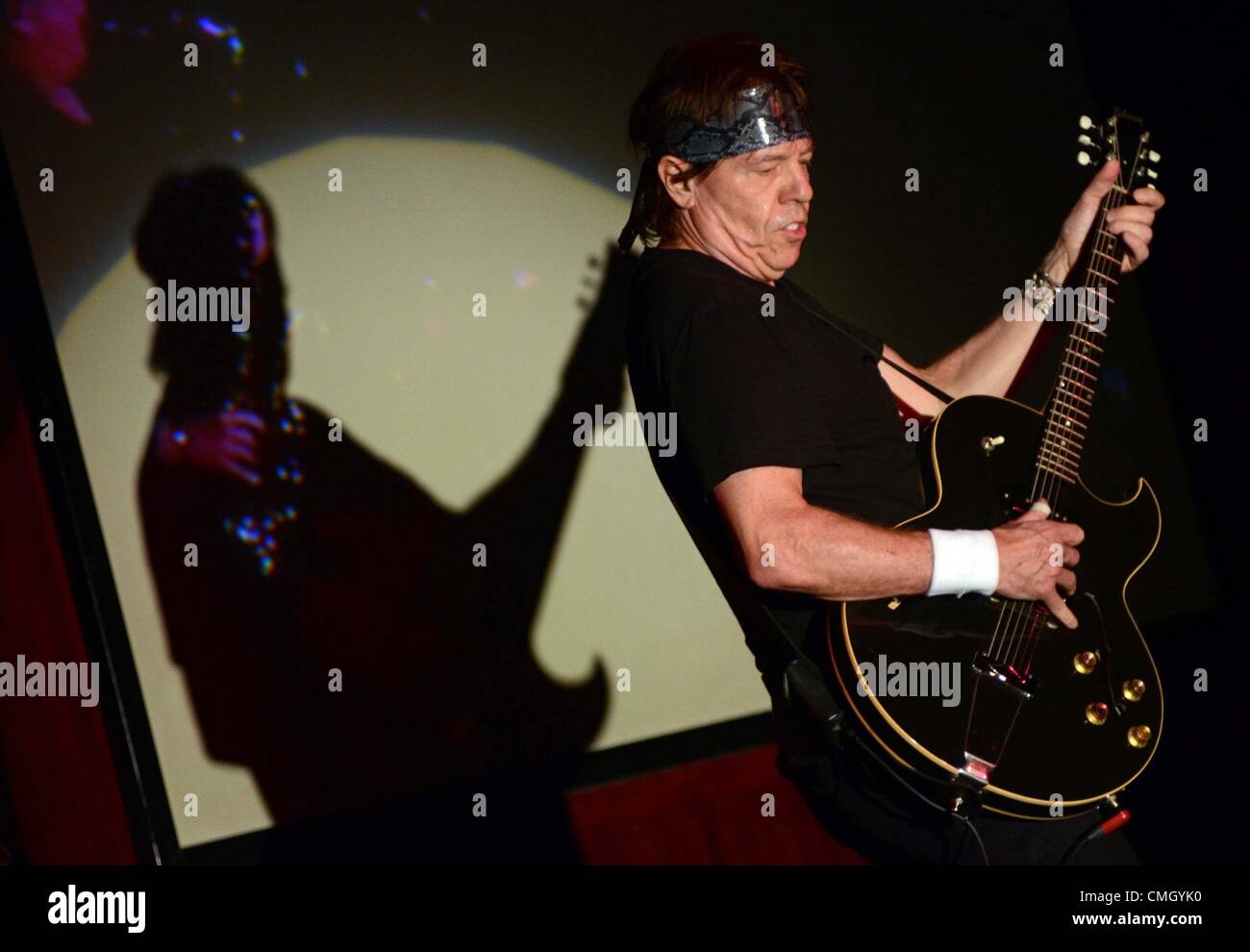 George thorogood and the destroyers hi-res stock photography and images ...