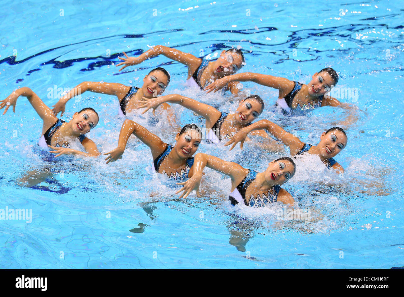 Synchronized swimming and olympics 2012 hi-res stock photography and ...