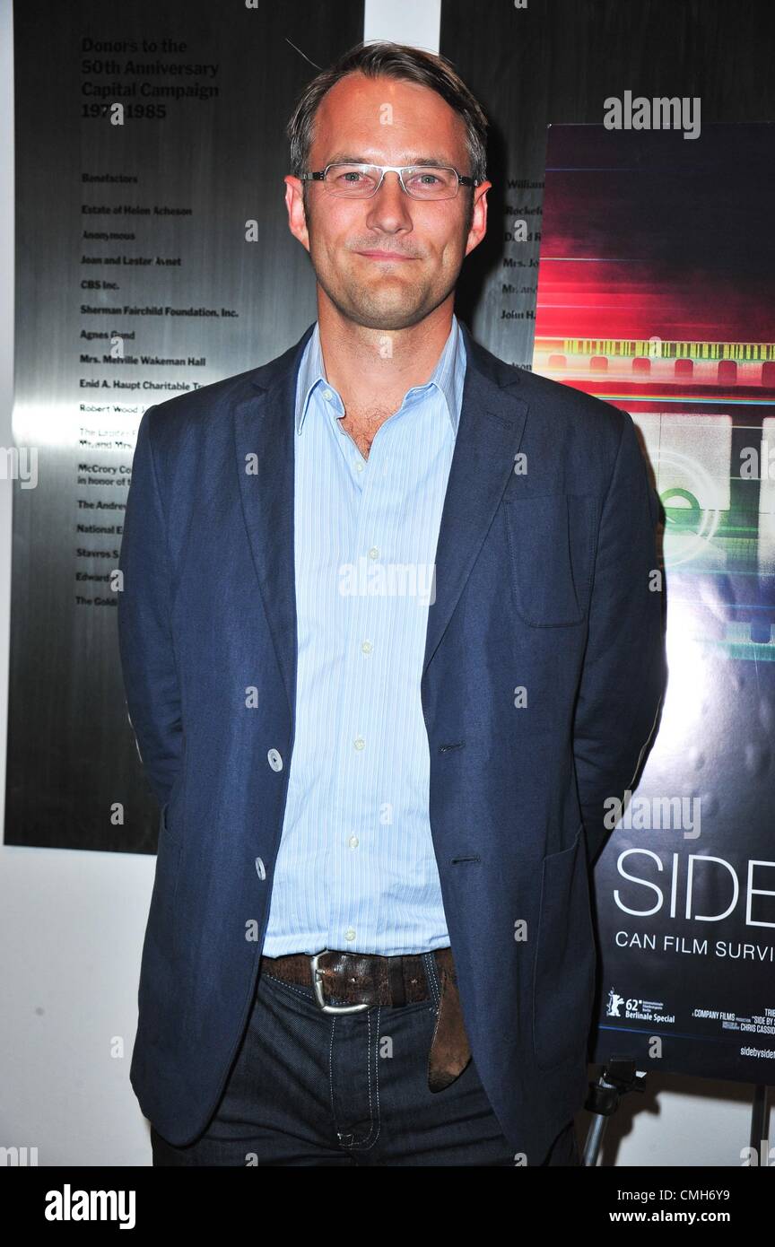 Justin szlasa arrivals museum arts hi-res stock photography and images ...