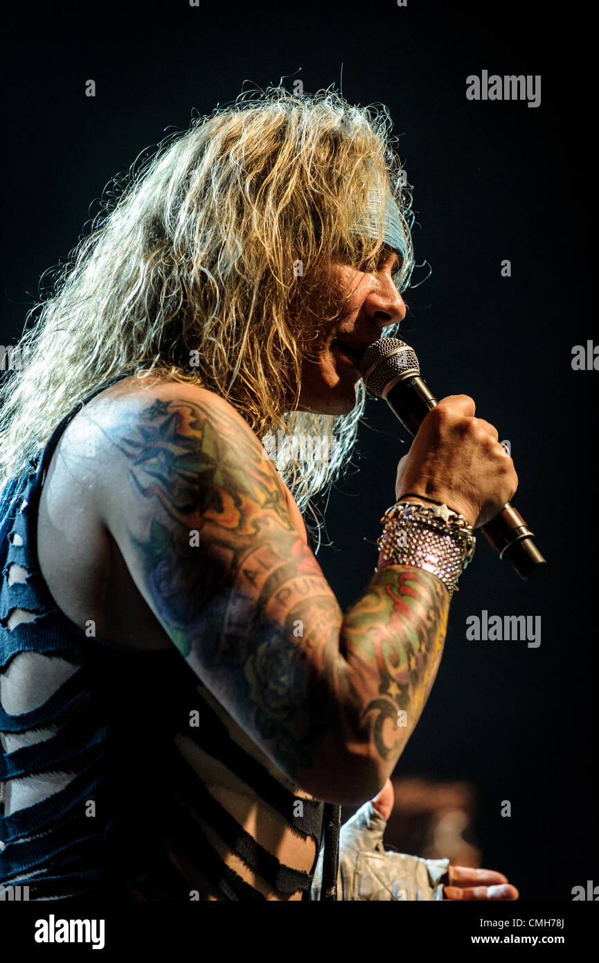 American glam metal band steel hi-res stock photography and images - Alamy