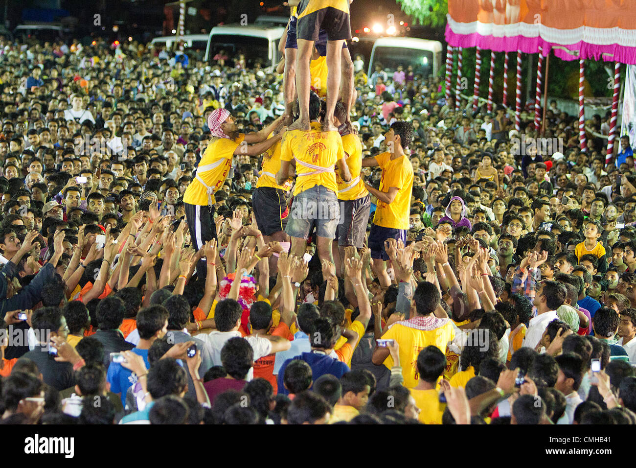 Dahi handi hi-res stock photography and images - Alamy