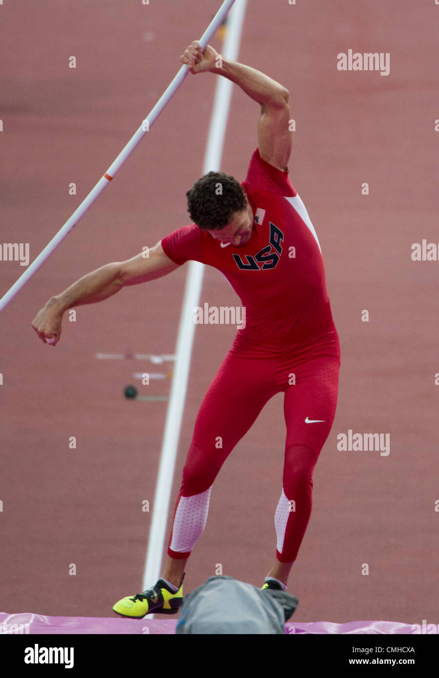 Paul walker during the mens pole vault hi-res stock photography and ...