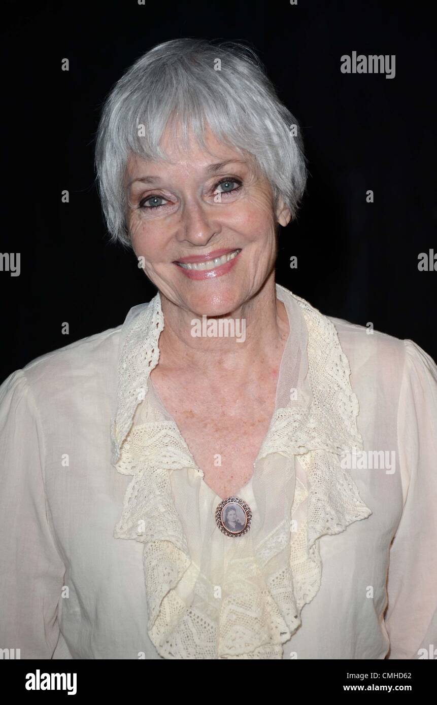 Lee meriwether hi-res stock photography and images - Alamy