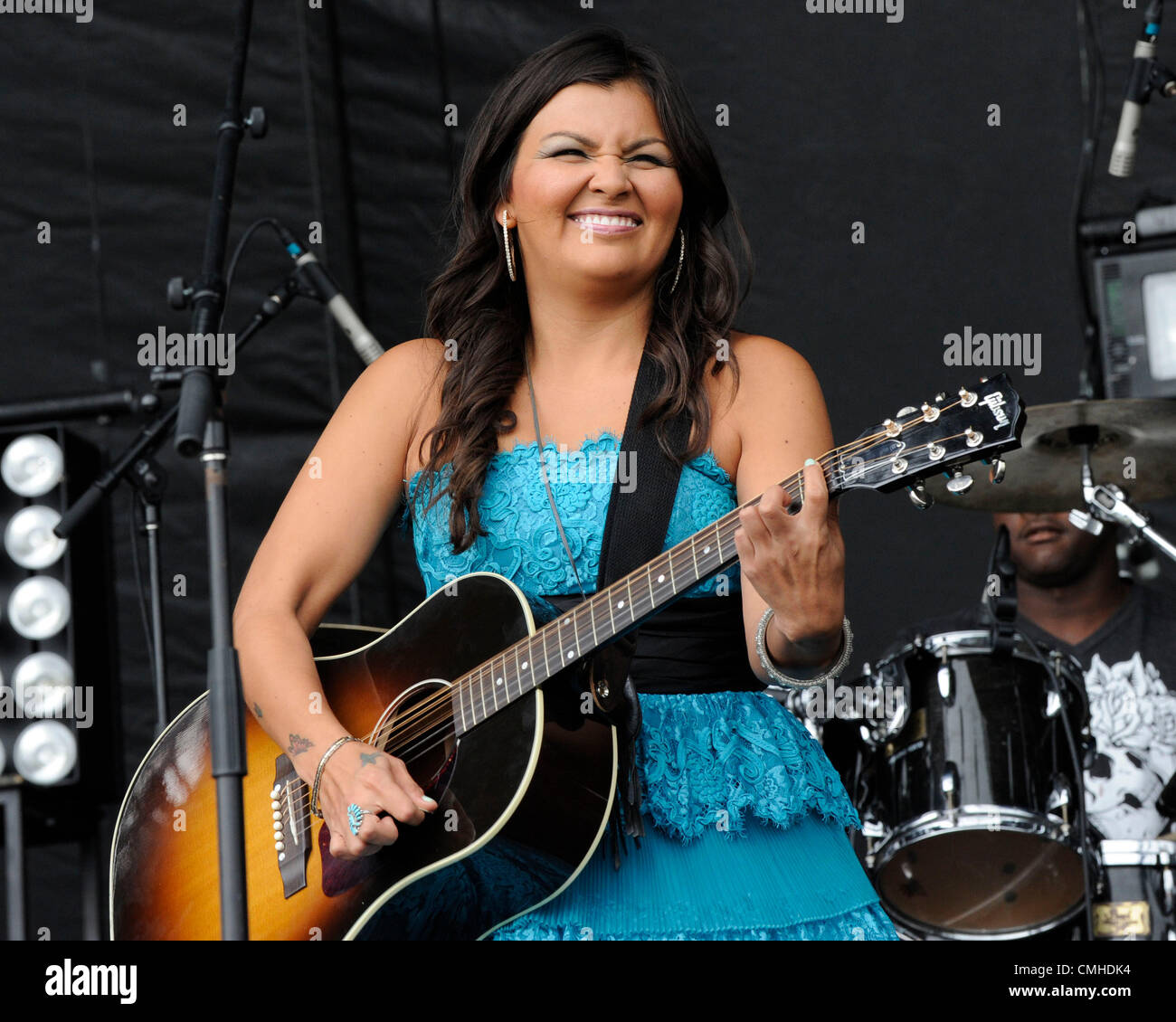 Crystal shawanda hi-res stock photography and images - Alamy