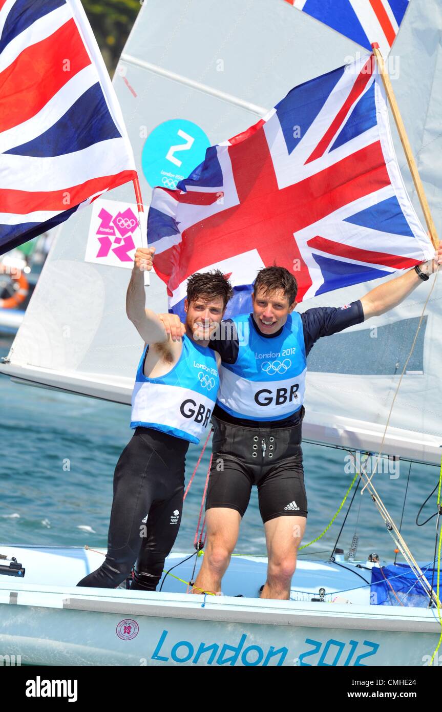 Uk olympic sailing team with flag hi-res stock photography and images ...