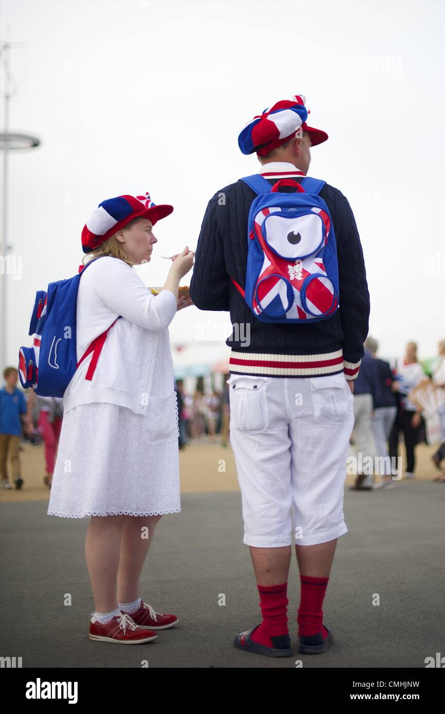 England mascots hi-res stock photography and images - Alamy
