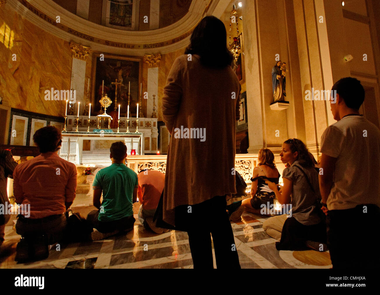 Newspics hi-res stock photography and images - Alamy