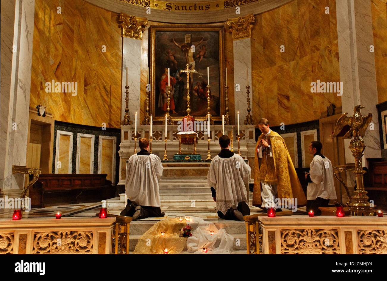 Newspics hi-res stock photography and images - Alamy