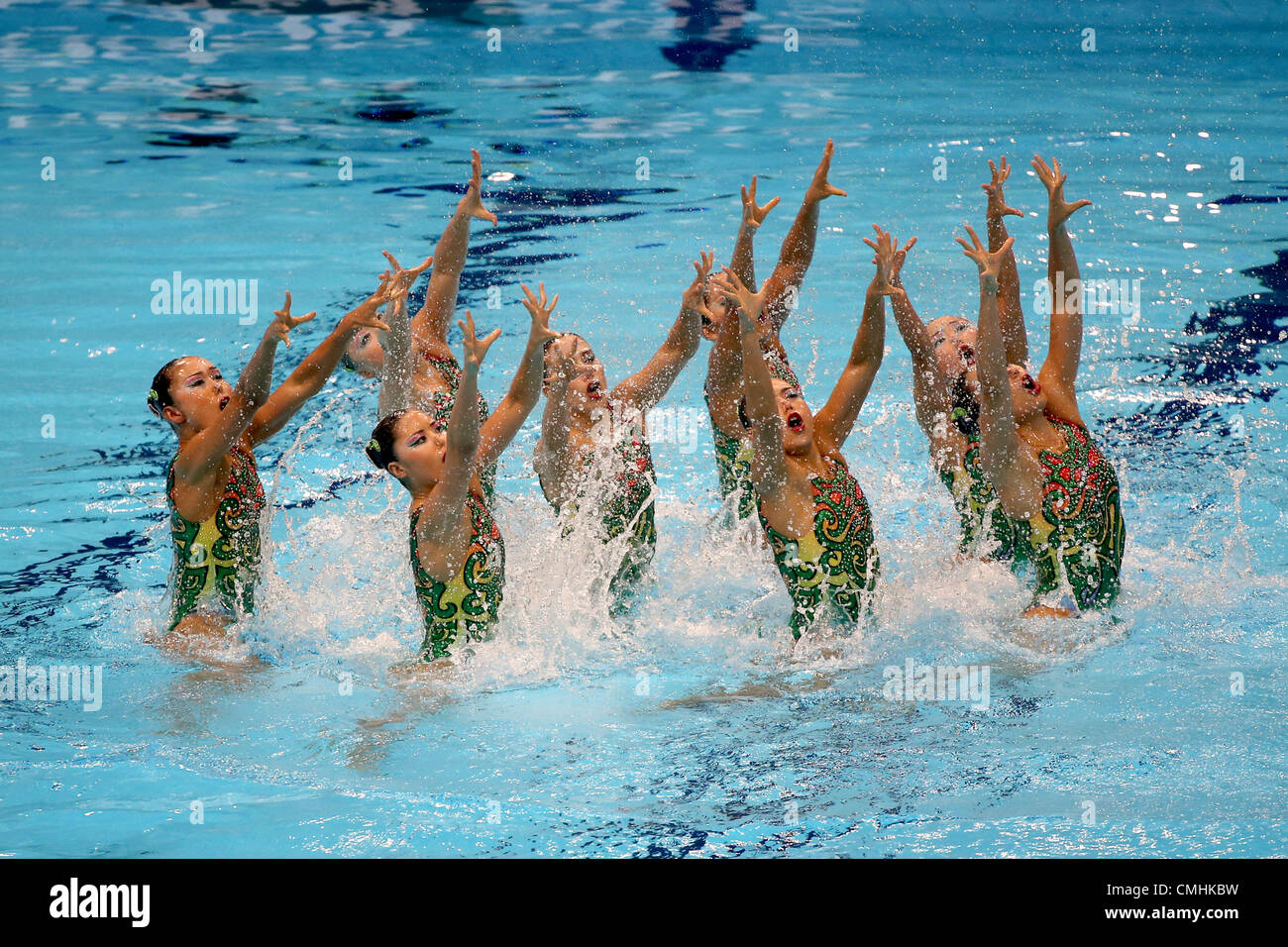 Men's synchronized swimming team hi-res stock photography and images ...
