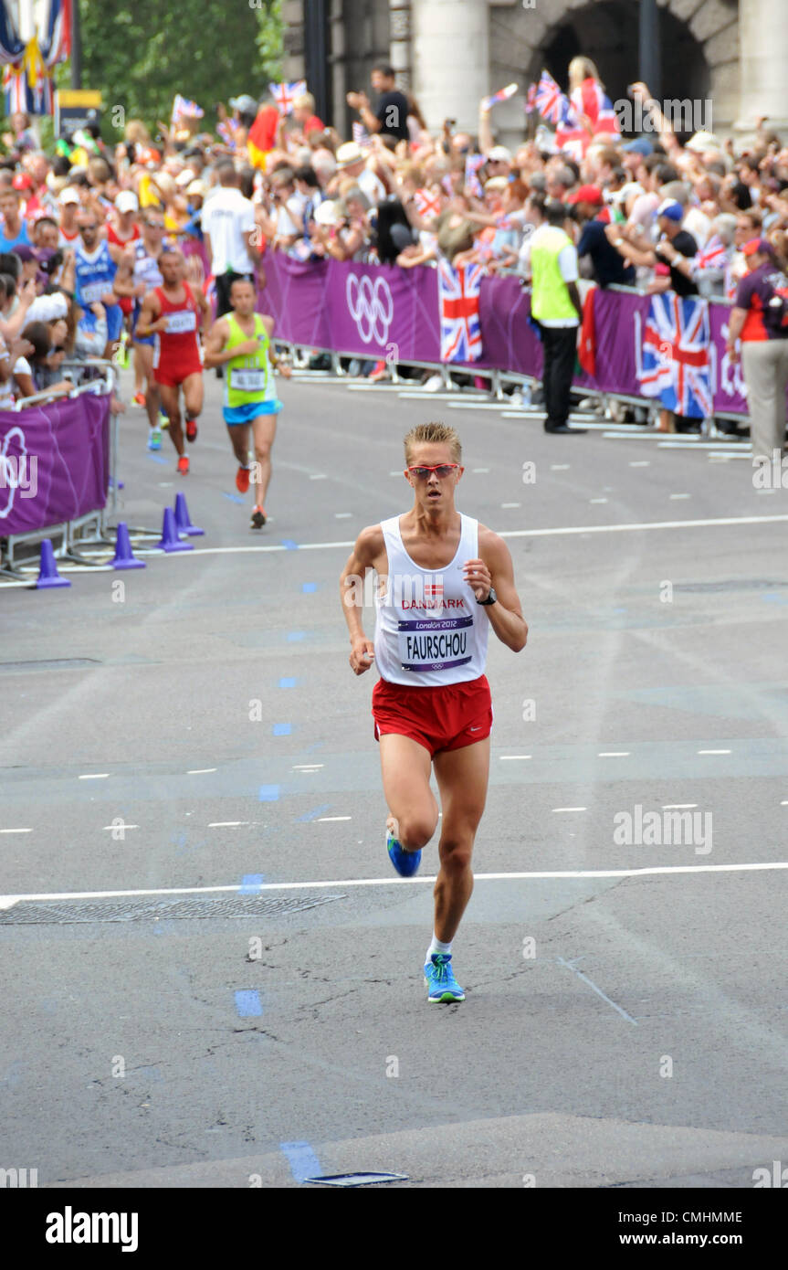Trafalgar Square, London, UK. 12th August 2012. Runners in the London ...