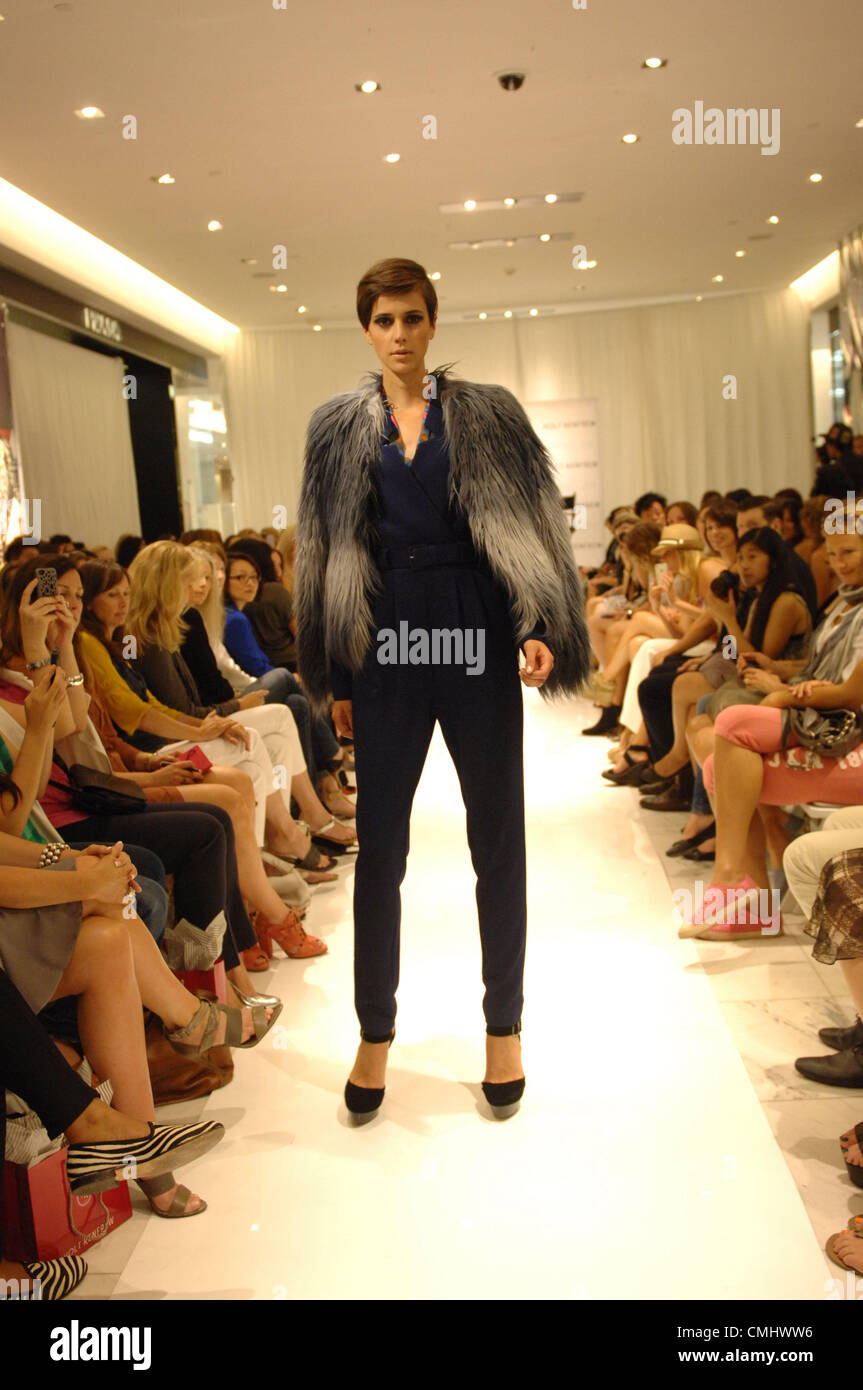 Celebrity stylist and fashion designer Rachel Zoe presented her latest ...