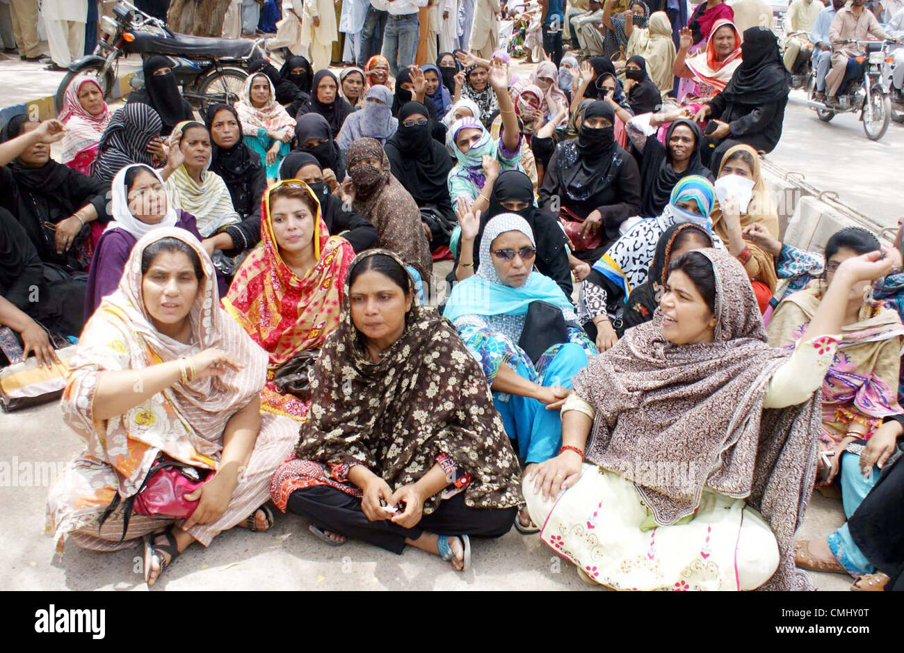 Lady health workers pakistan hi-res stock photography and images - Alamy