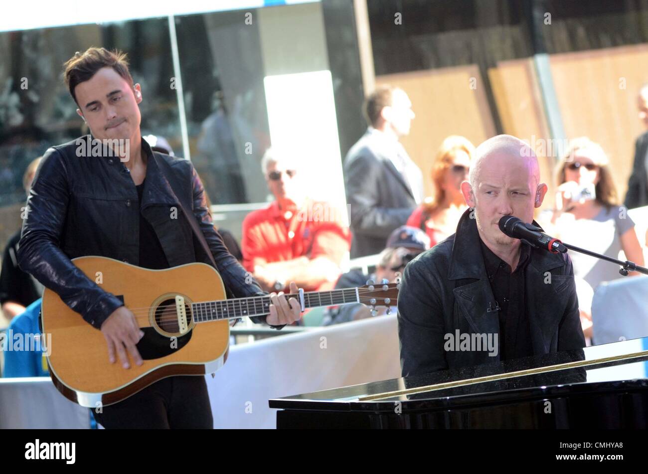 Isaac slade and joe king of the fray hi-res stock photography and ...