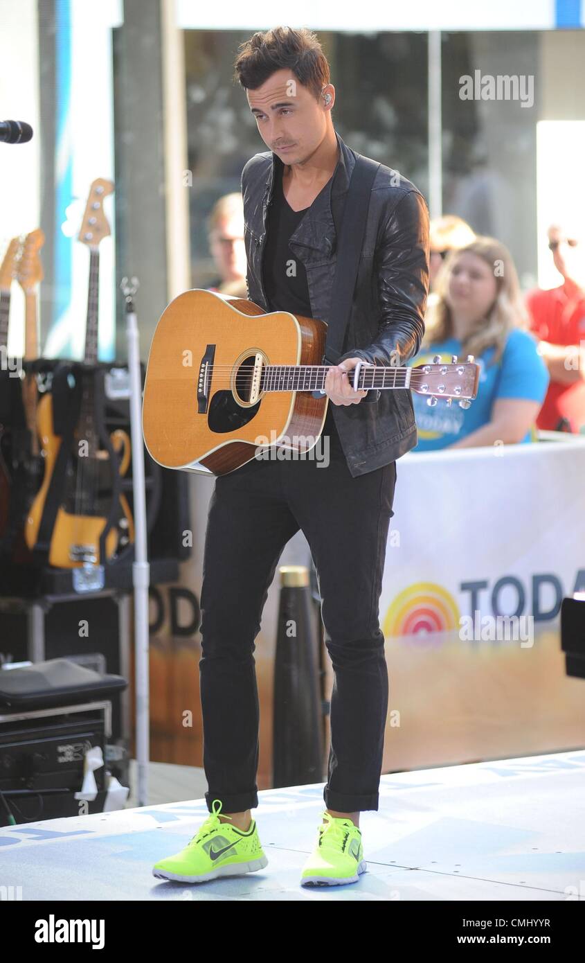 Joe King on stage for NBC Today Show Concert with The Fray, Rockefeller ...