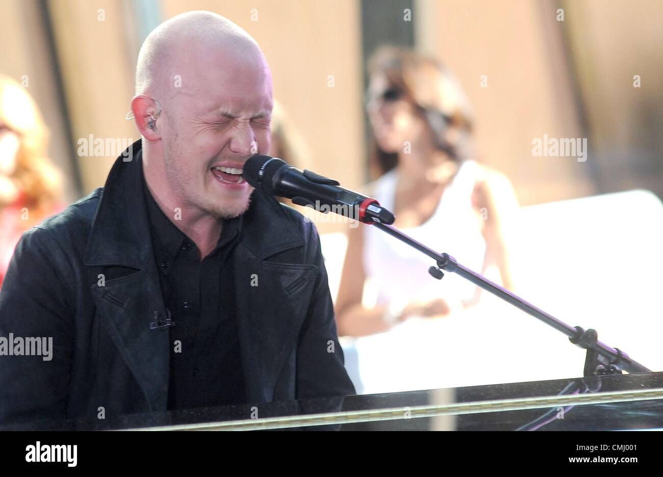 Isaac Slade on stage for NBC Today Show Concert with The Fray ...