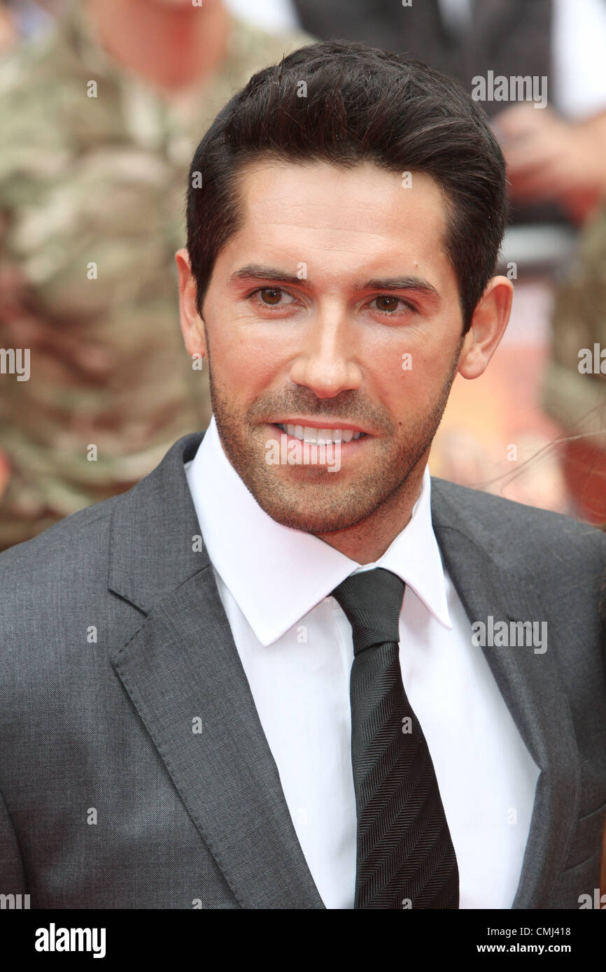 Scott adkins expendables 2 hi-res stock photography and images - Alamy