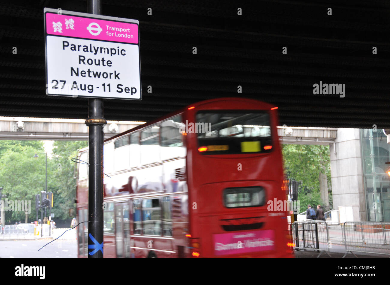 London 2012 sign paralympics hi-res stock photography and images - Alamy