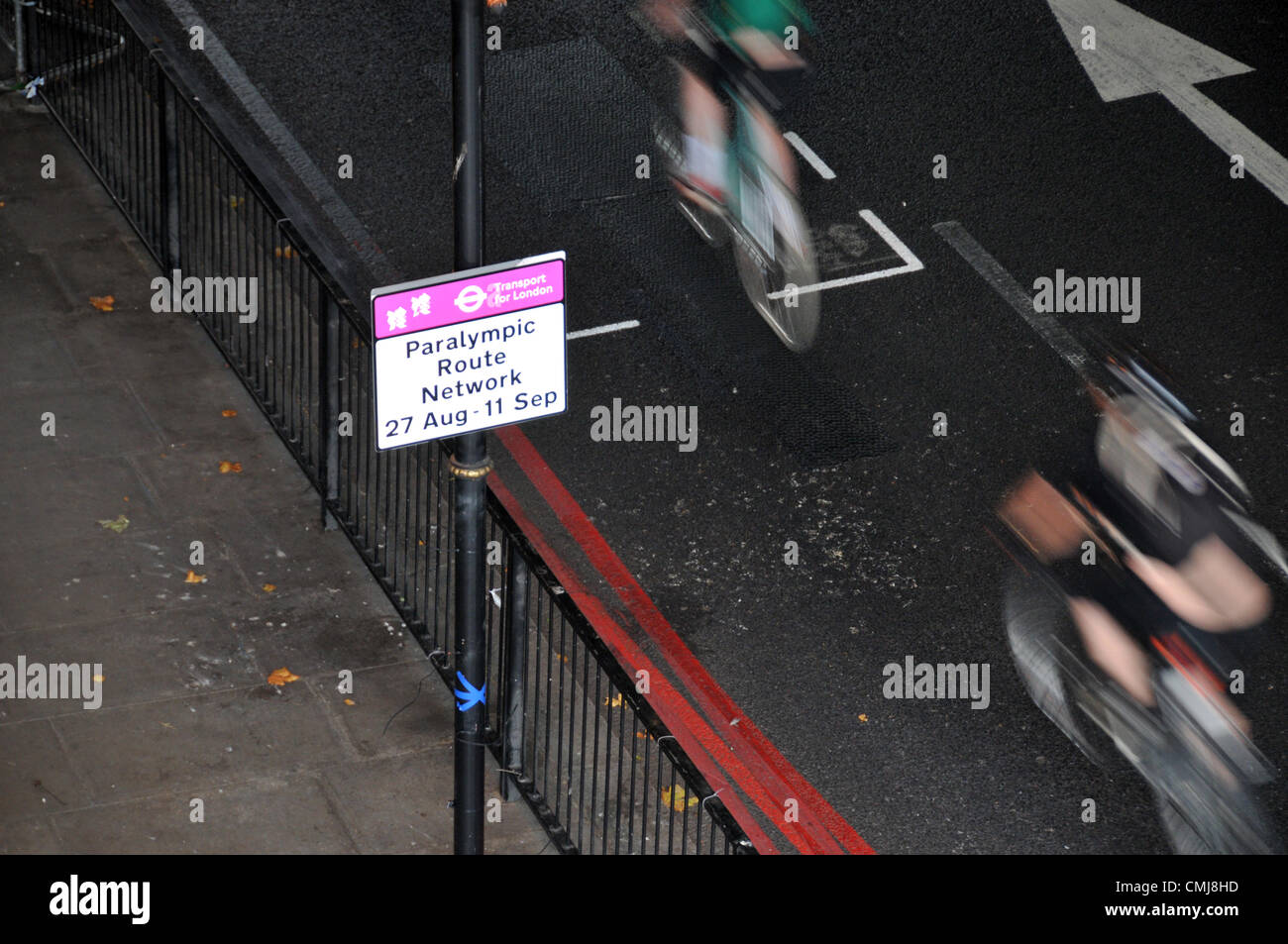 London 2012 sign paralympics hi-res stock photography and images - Alamy