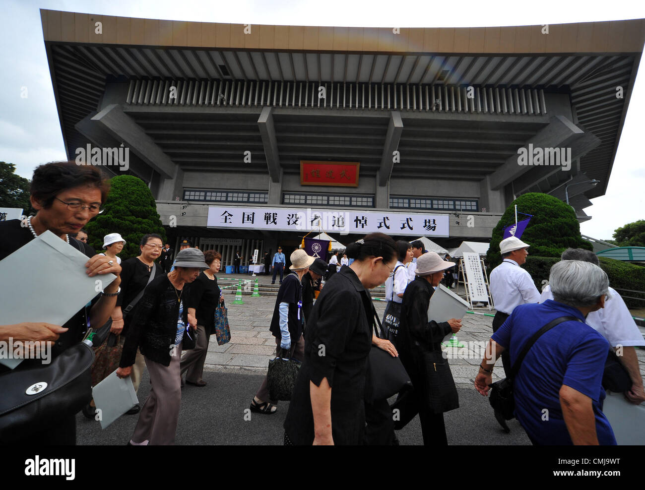 August 15, 2012, Tokyo, Japan - Bereaved families of Japanese war dead ...