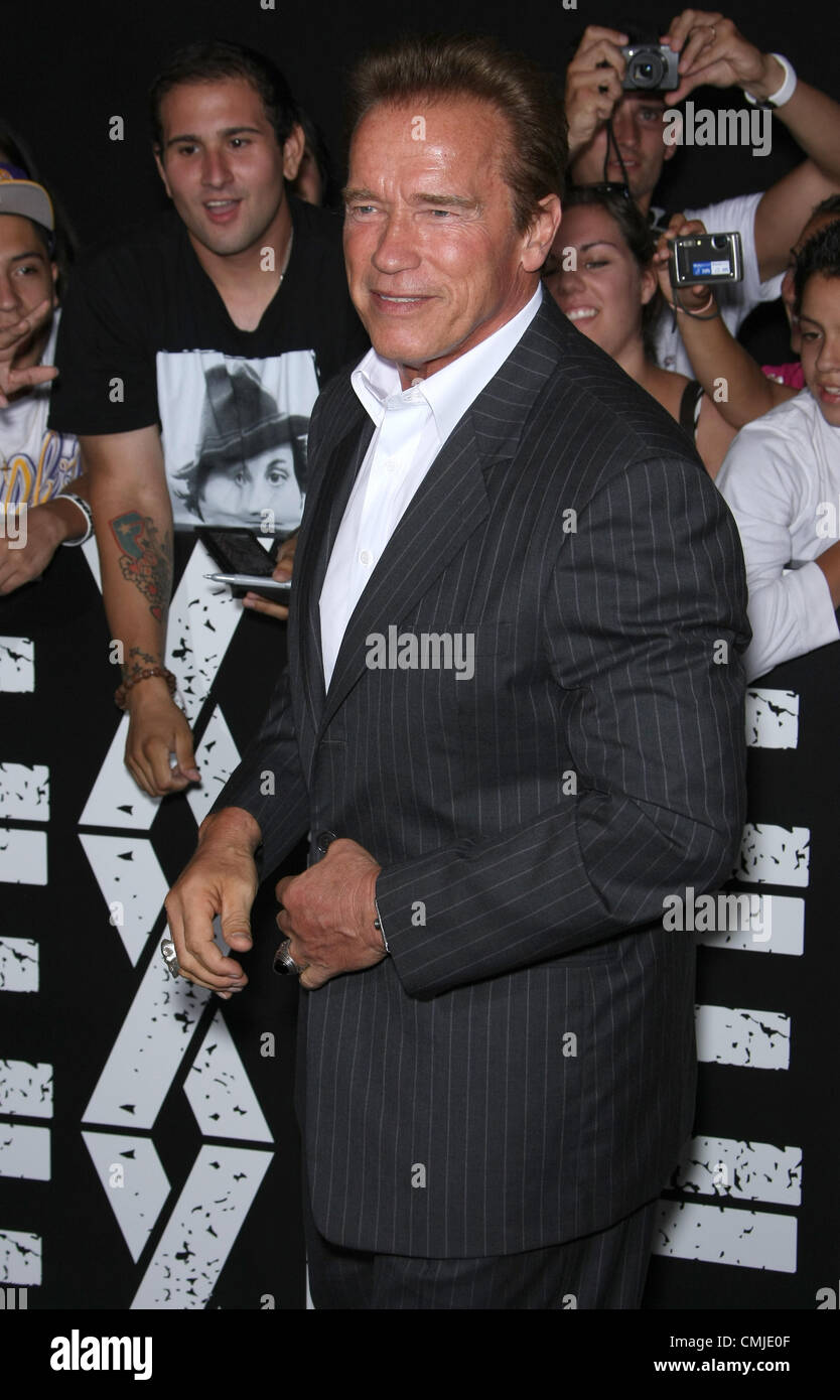 ARNOLD SCHWARZENEGGER EXPENDABLES 2. WORLD PREMIERE HOLLYWOOD LOS ...