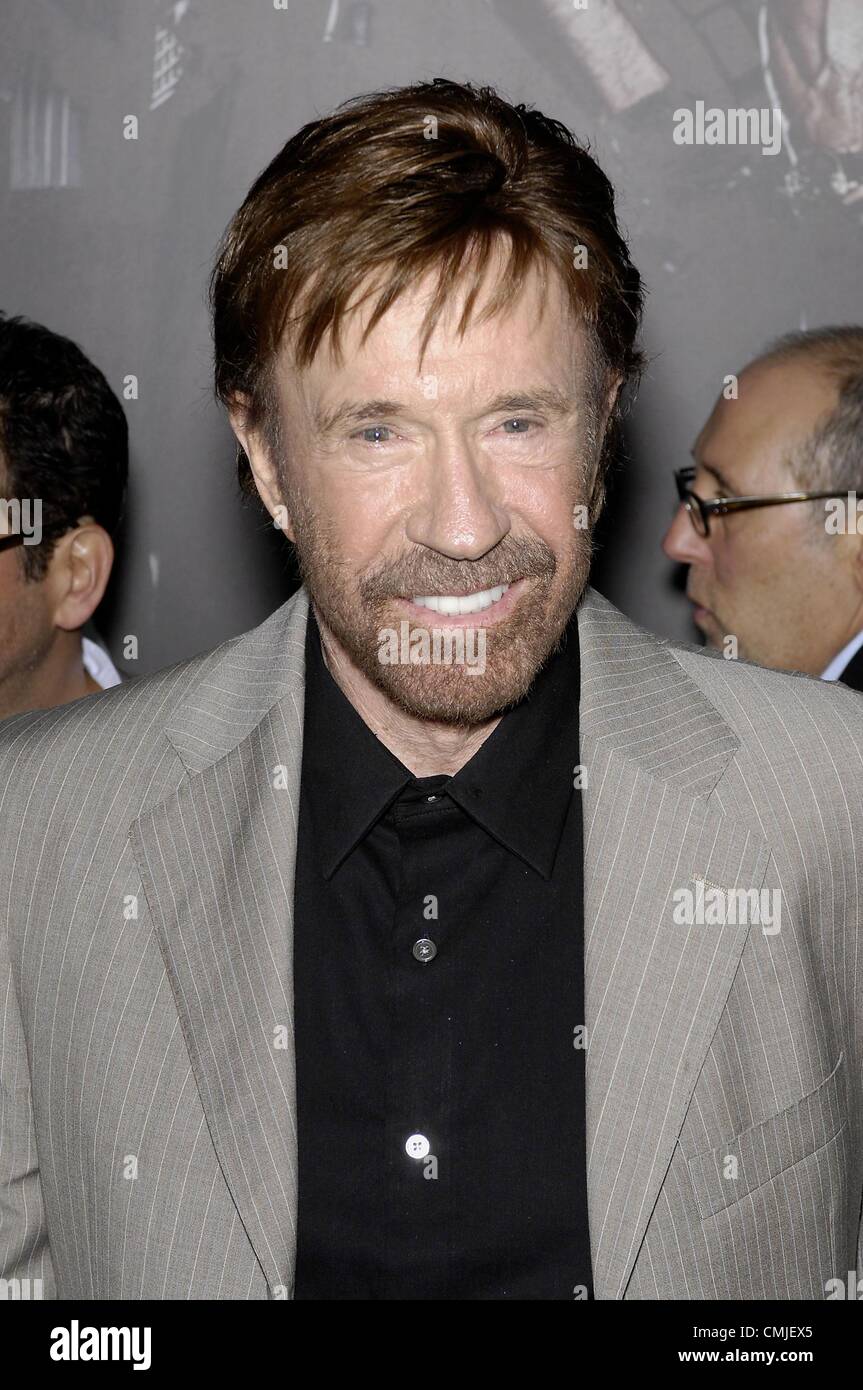 Chuck Norris at arrivals for THE EXPENDABLES 2 Premiere, Grauman's ...