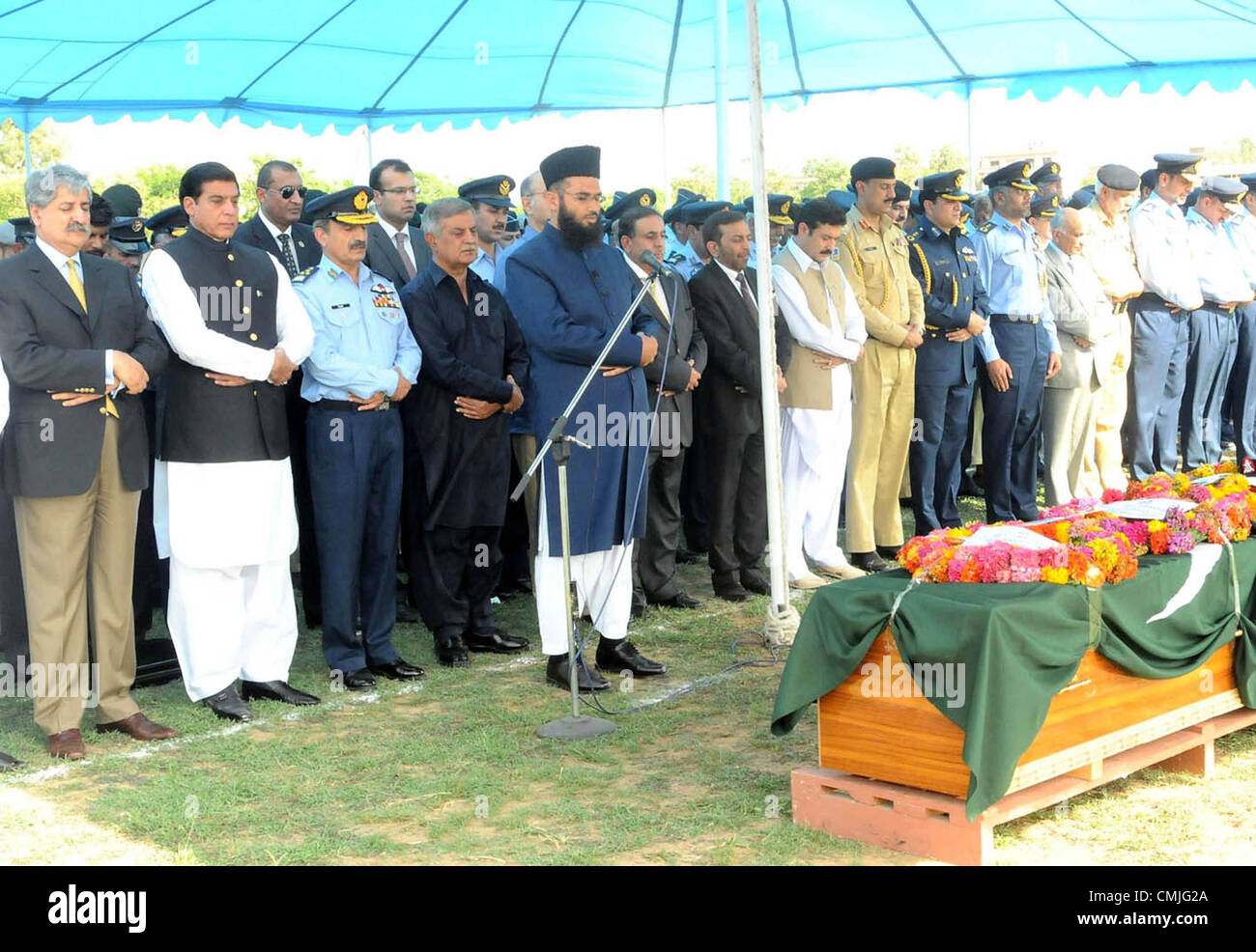 Prime Minister Raja Pervez Ashraf offer funeral prayer of shaheed Asif ...