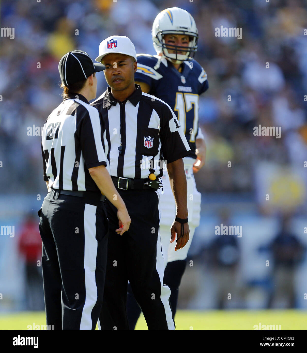 Nfl referee female hi-res stock photography and images - Alamy