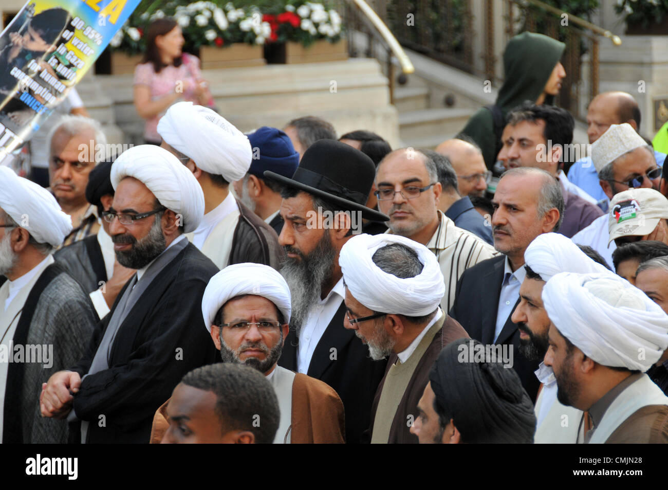 Muslim men in central london hi-res stock photography and images - Alamy