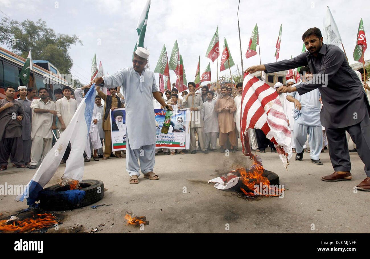 Imamia students organization pakistan hi-res stock photography and ...