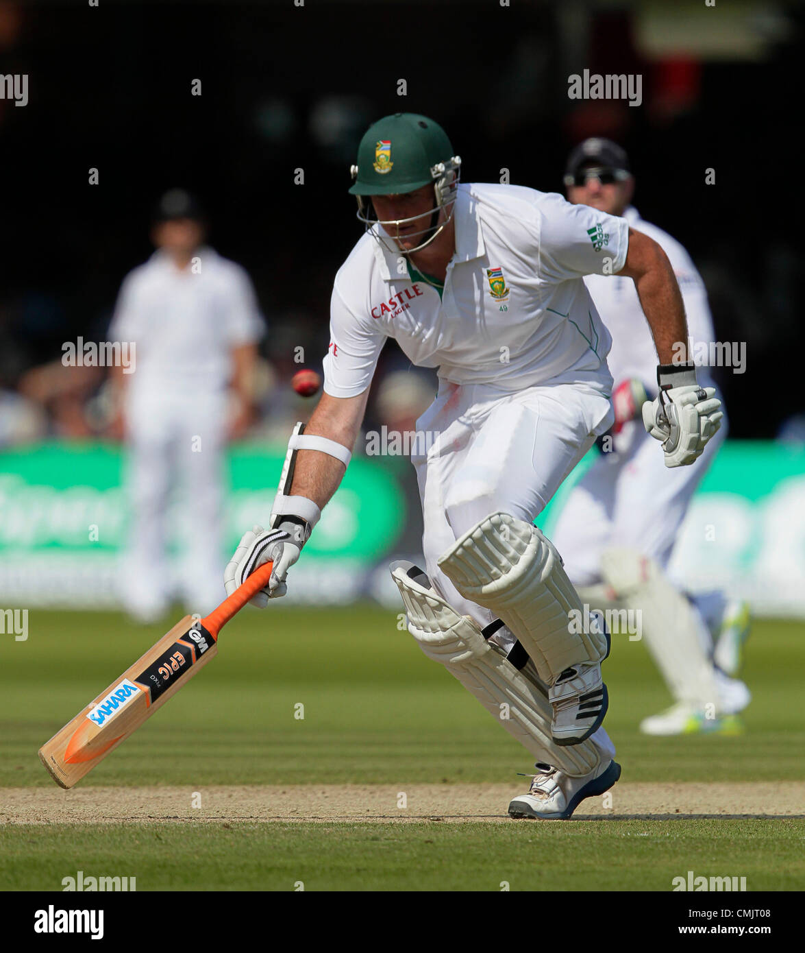 Return crease hi-res stock photography and images - Alamy