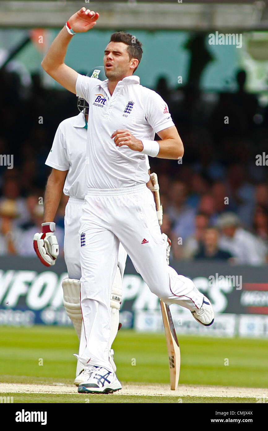 James anderson england third hi-res stock photography and images - Alamy