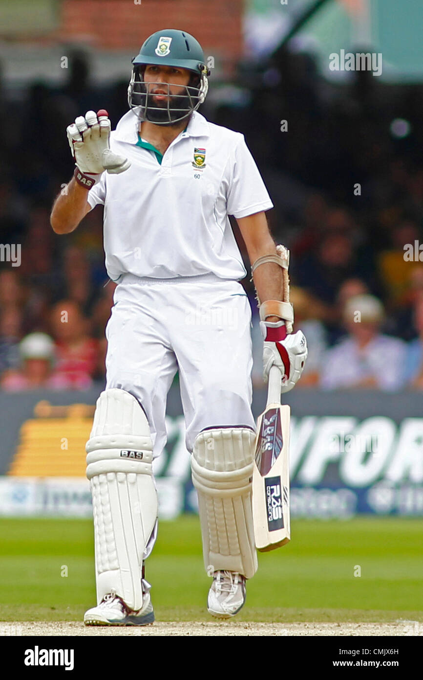 19/08/2012 London, England. South Africa's Hashim Amla indicates to his ...