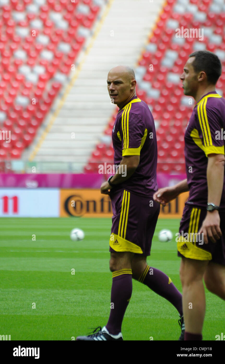 Referee howard webb game hi-res stock photography and images - Alamy