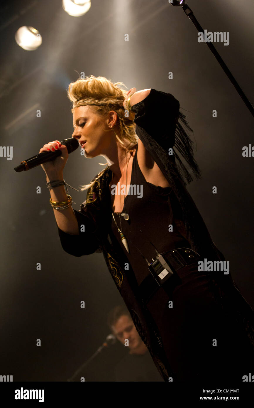 Bo Bruce Performs at V Festival Chelmsford, AUGUST 19, 2012 in ...