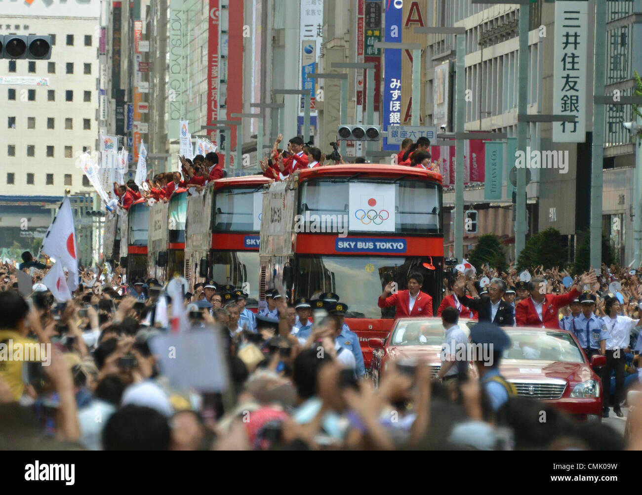 The main shopping street in tokyos district ginza hi-res stock ...