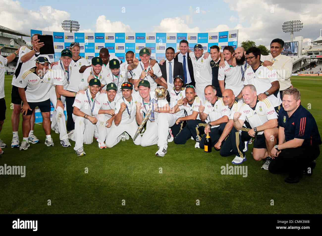 South africa test cricket team hi-res stock photography and images - Alamy