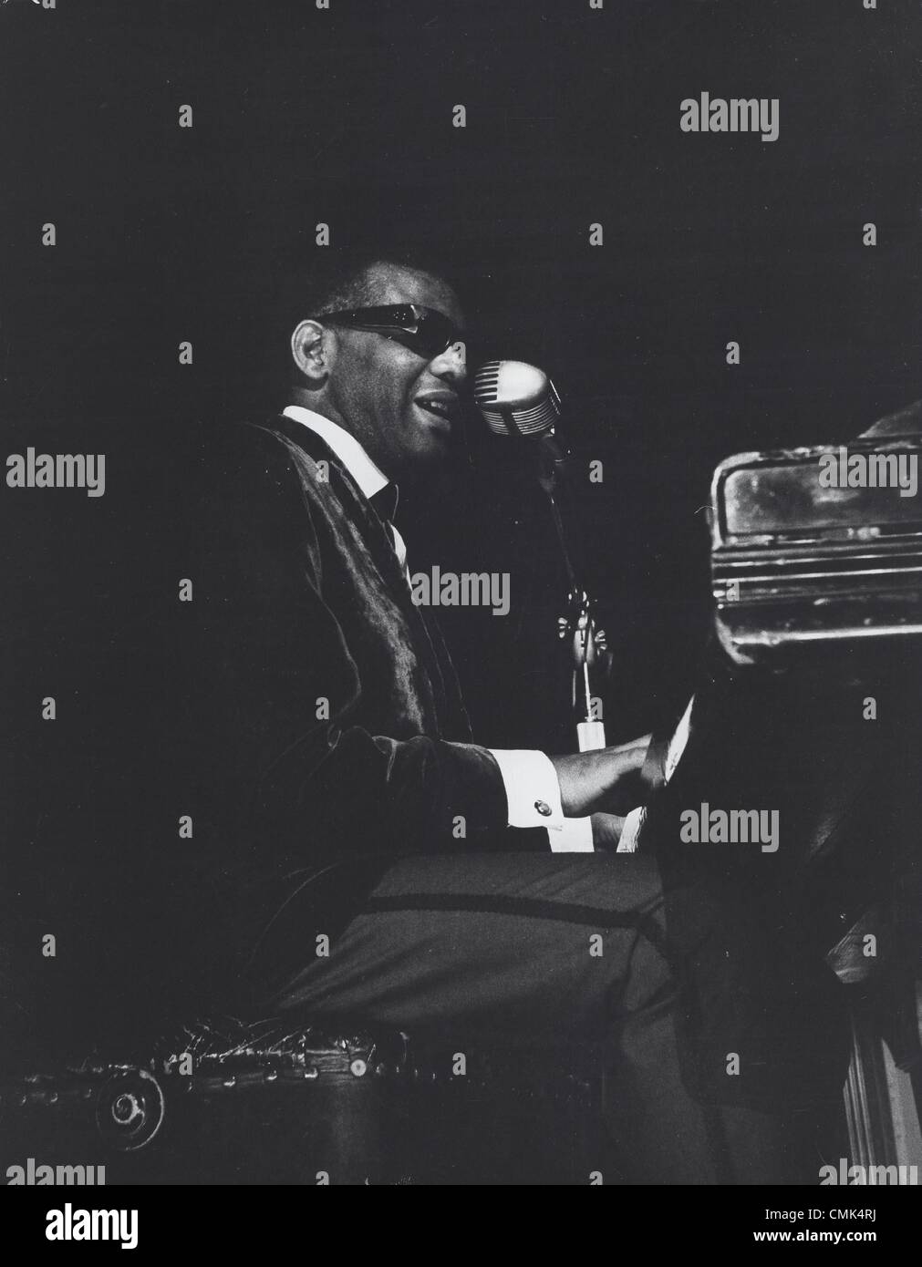 Ray charles 1959 hi-res stock photography and images - Alamy