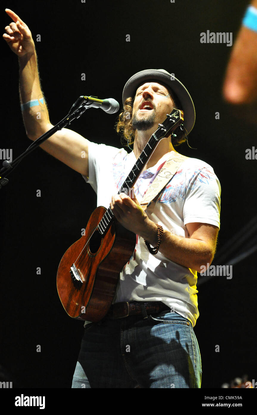 Aug. 18, 2012 - Raleigh, North Carolina, U.S. - Singer JASON MRAZ ...