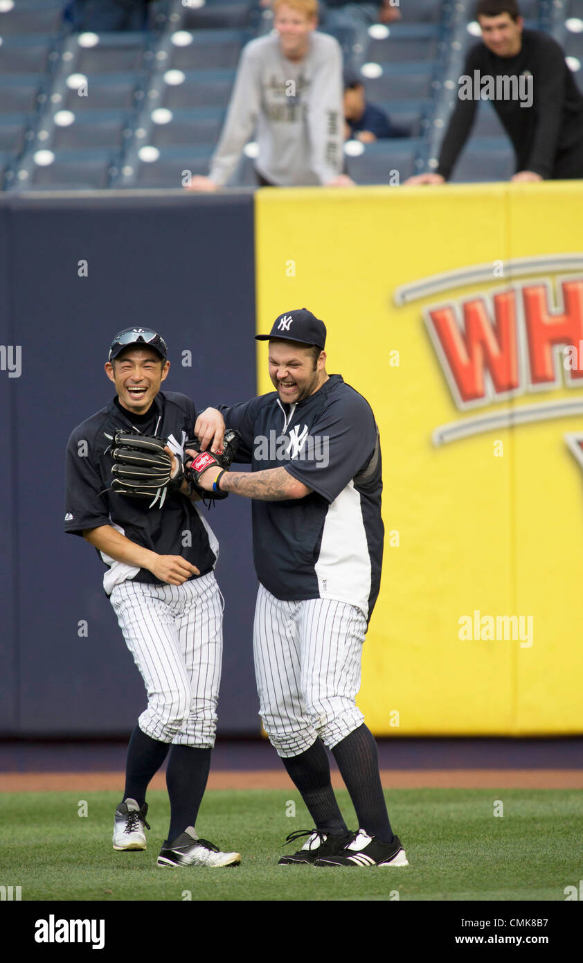 (L-R) Ichiro Suzuki, Joba Chamberlain (Yankees), AUGUST 19, 2012 - MLB ...