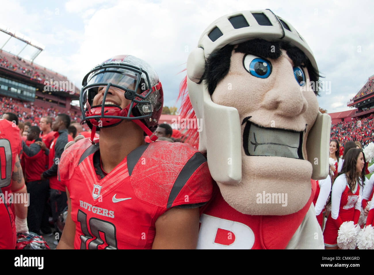 Rutgers scarlet knights mascot hi-res stock photography and images - Alamy