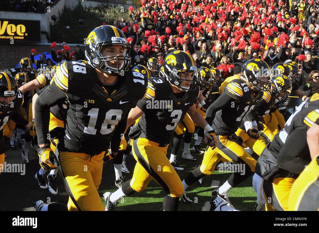 Kinnick stadium field hi-res stock photography and images - Alamy