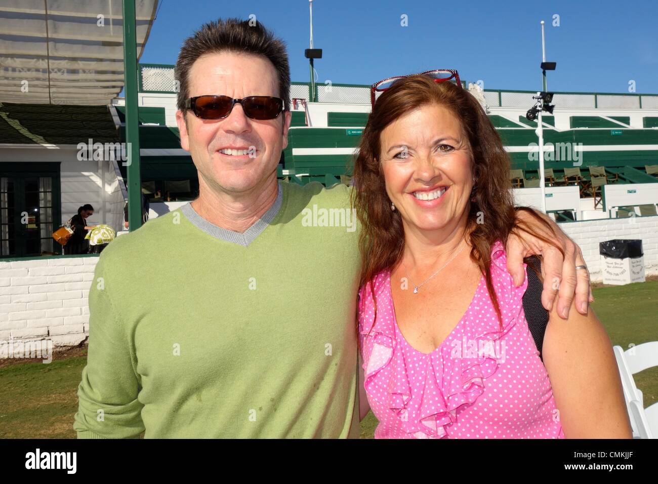 Oprah's auction - Oprah's personal trainer Bob Greene poses with fan ...