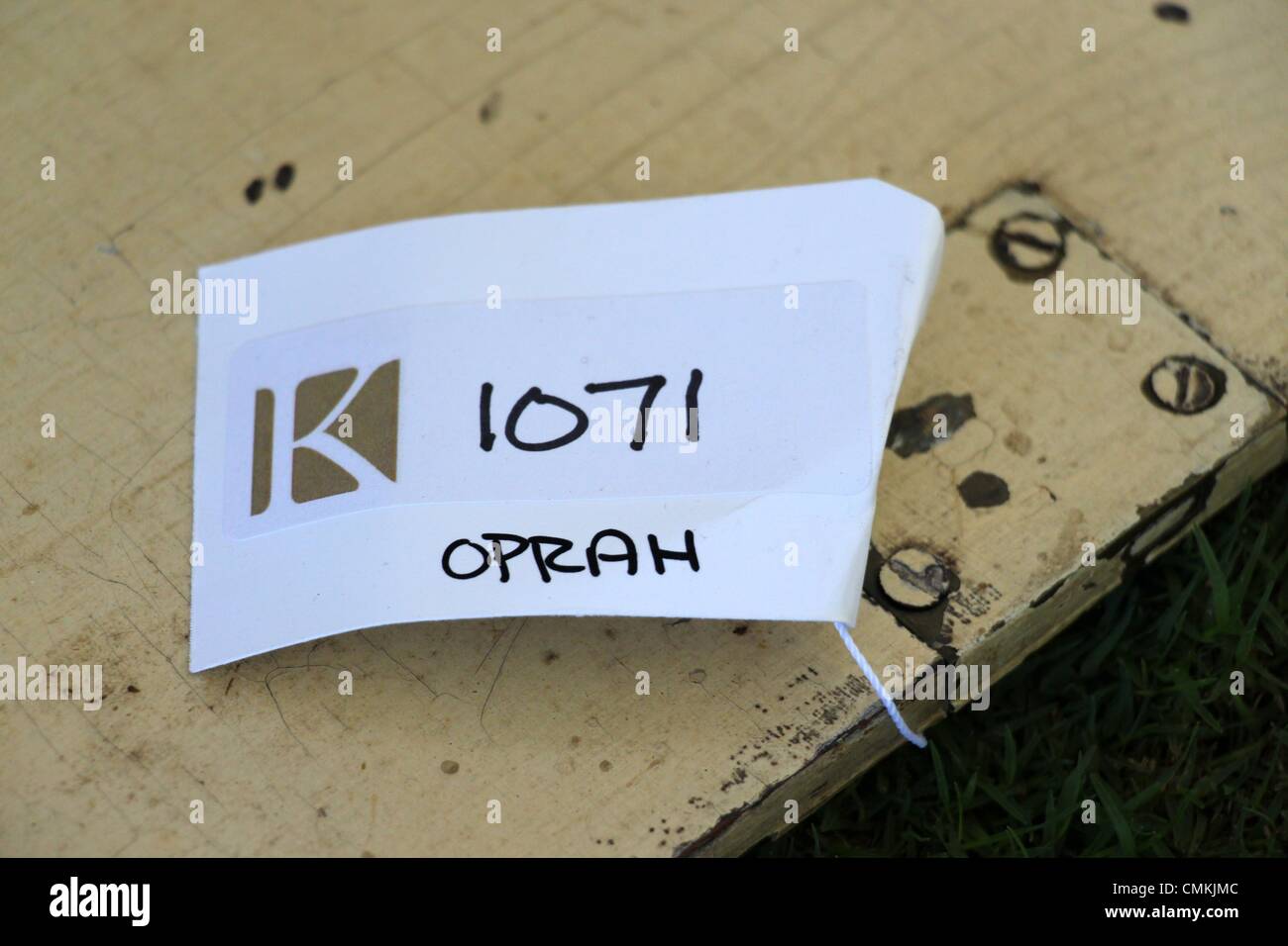 Oprah winfrey sign hi-res stock photography and images - Alamy