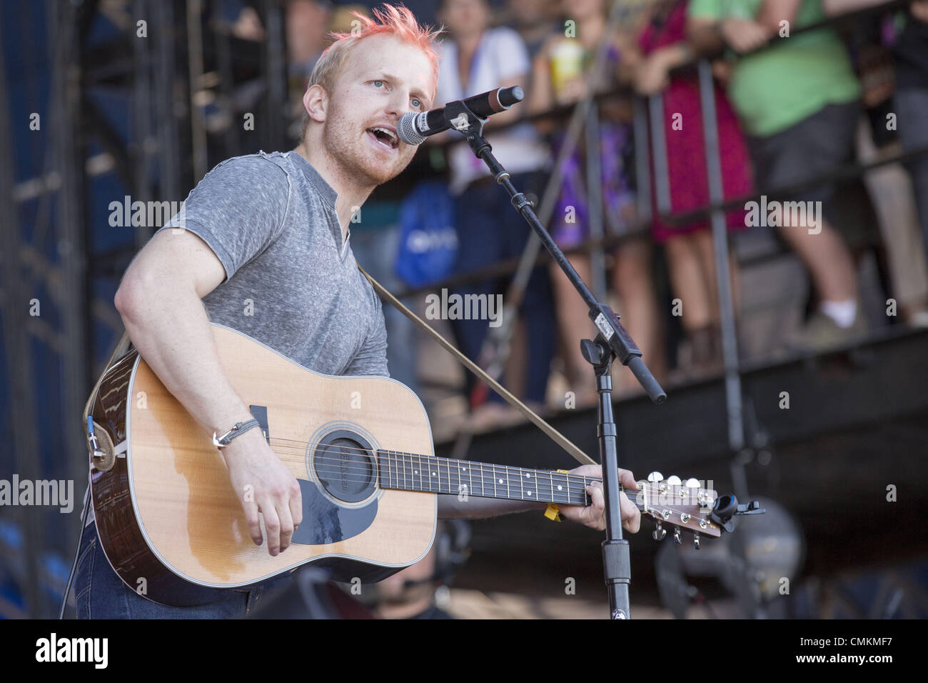 New Orleans, Louisiana, USA. 2nd Nov, 2013. IAN HOLLJES of Delta Rae ...