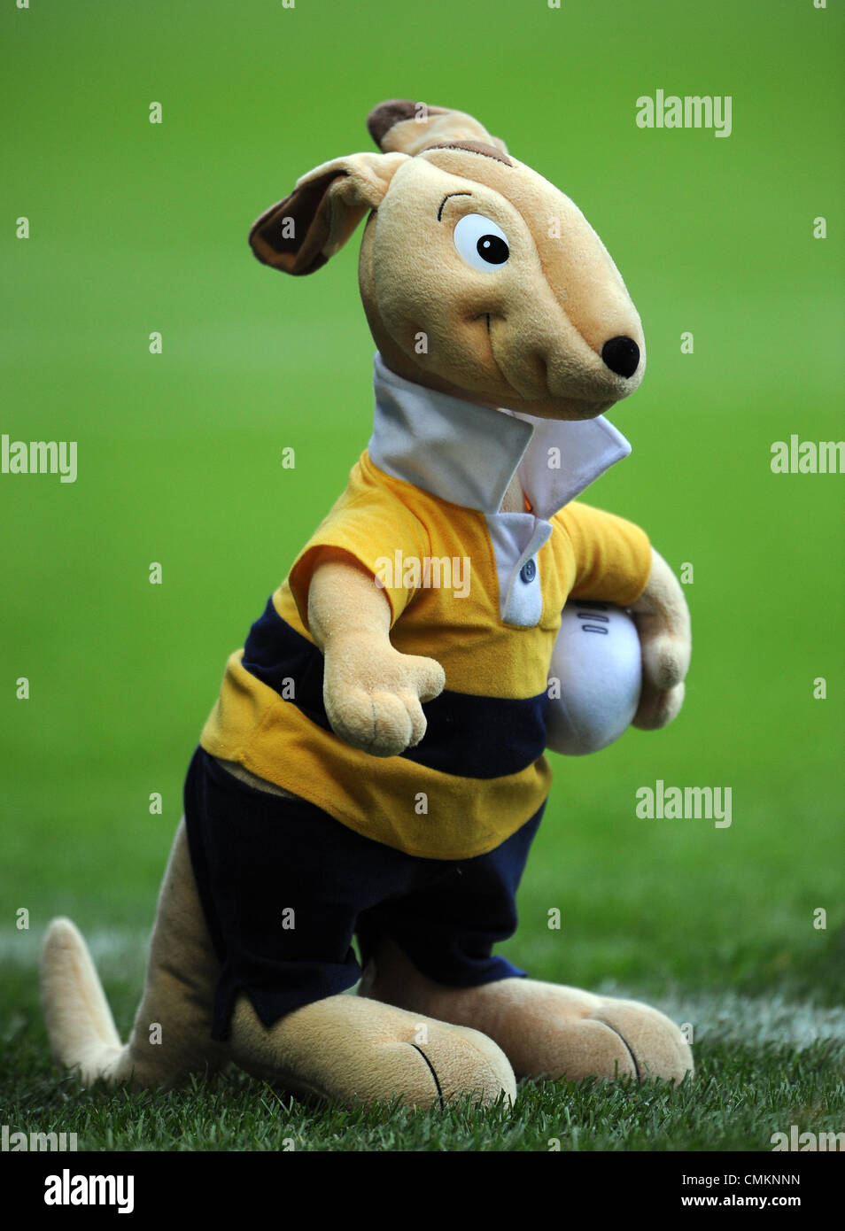 AUSTRALIA KANGAROO MASCOT ENGLAND V AUSTRALIA TWICKENHAM LONDON ENGLAND ...